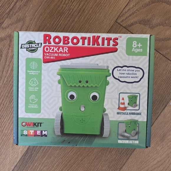 Toys | Ozkar Vacuum Robot Green | Poshmark